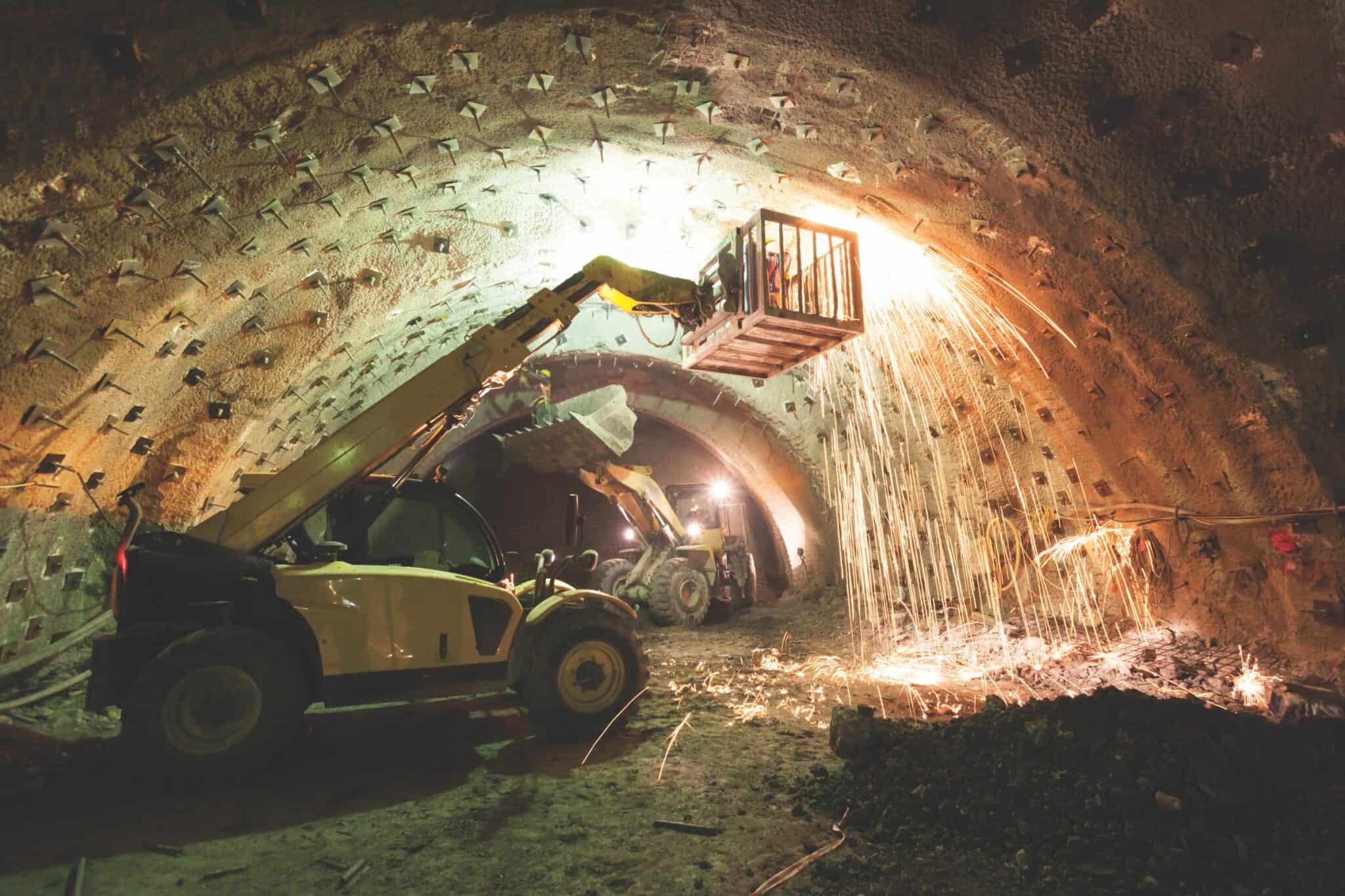 PLAXIS 2D - Traditional Tunnelling Method: Application of MTM